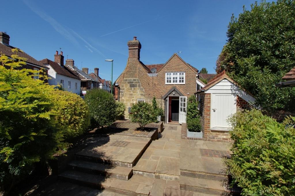 High Street, Ardingly, RH17 3 bed semi-detached house for sale - £365,000