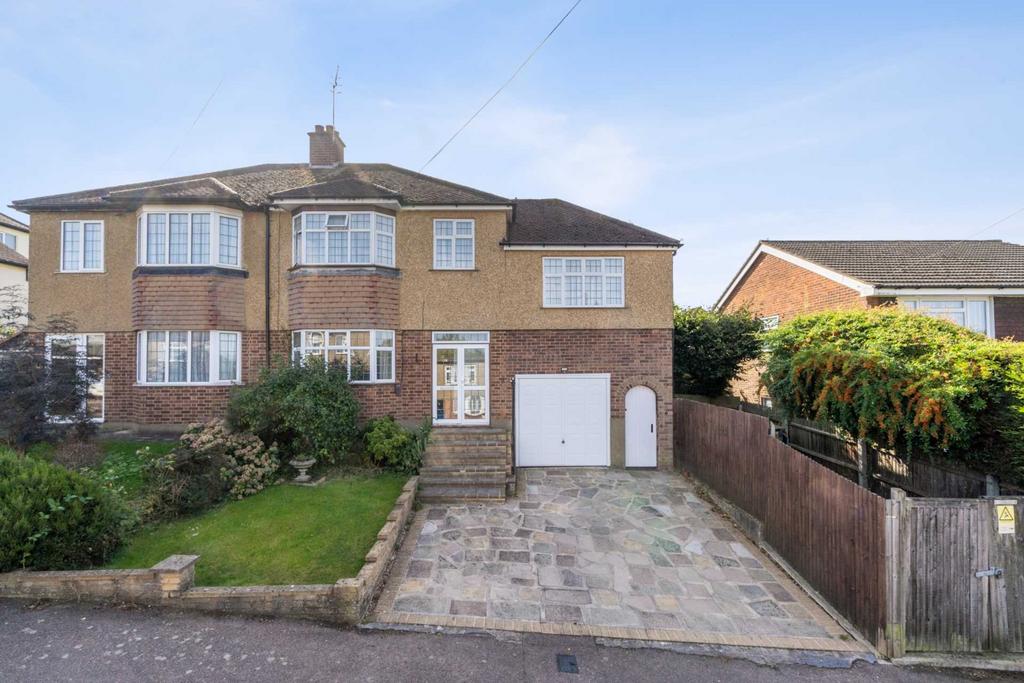 Coombe Road, Bushey heath 4 bed semi-detached house for sale - £675,000