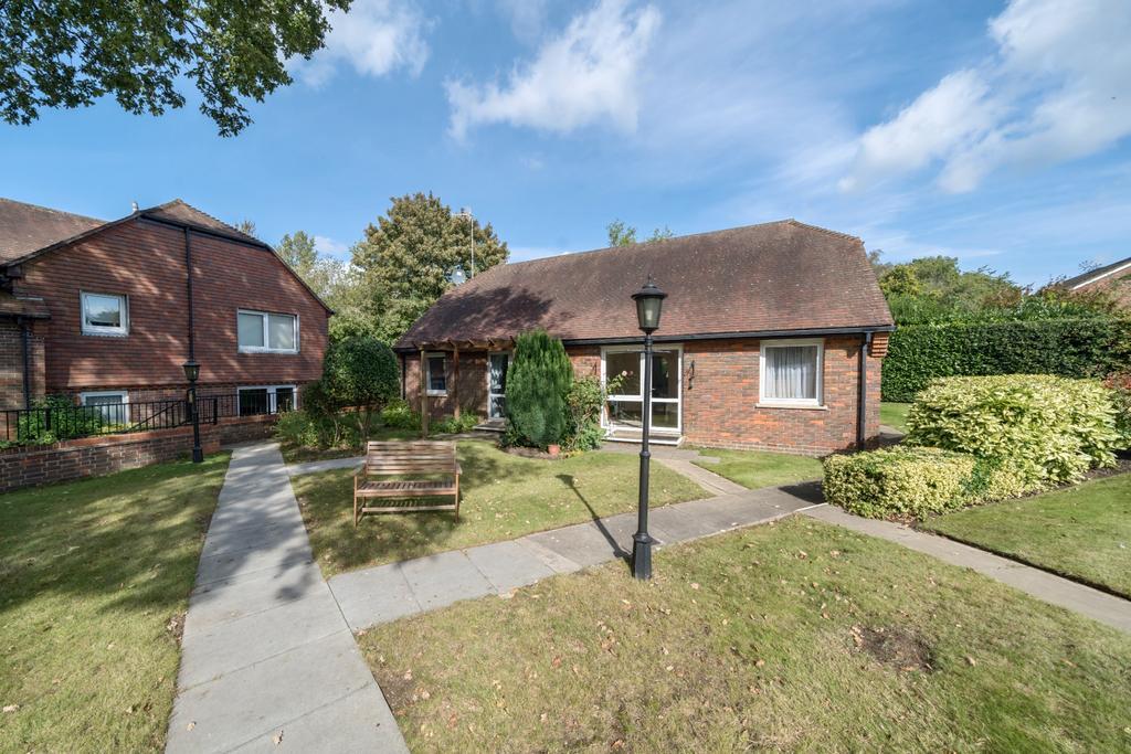 Haslemere 1 bed retirement property - £175,000