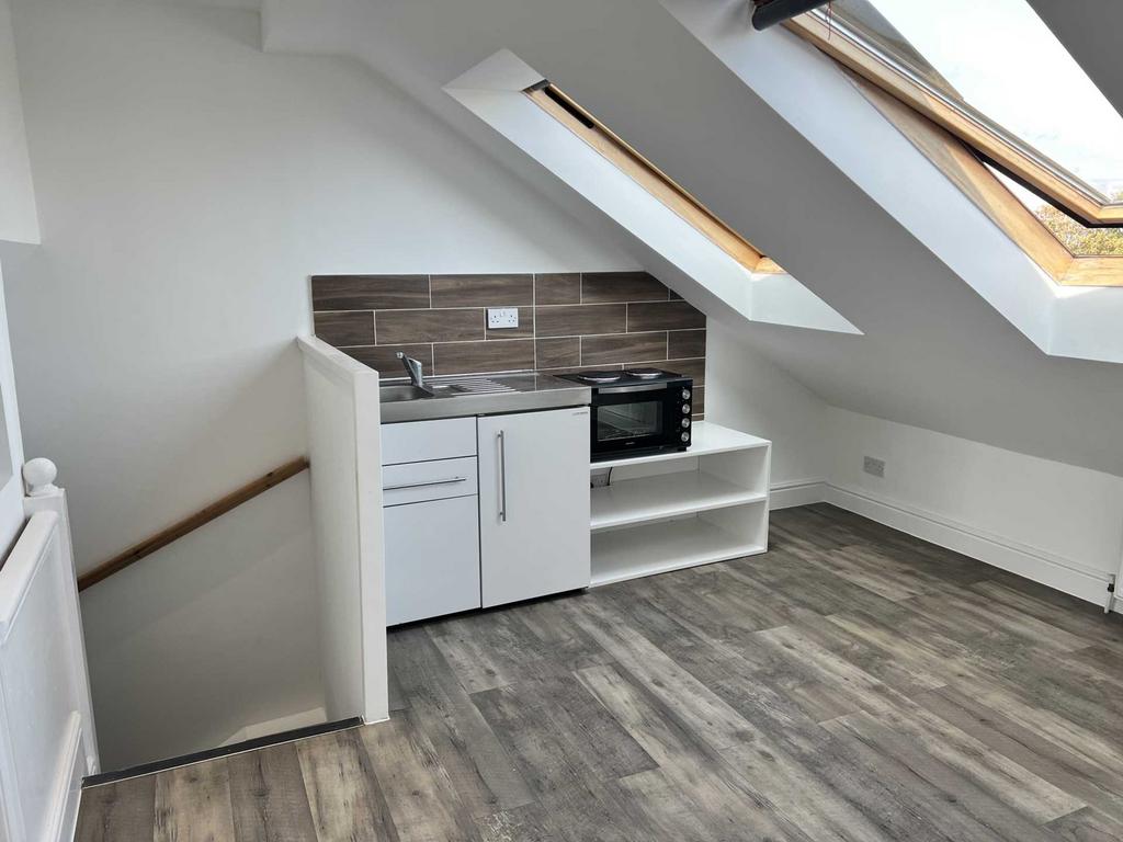 22 Oval Road, Croydon, CR0 6BG 1 bed flat - £1,300 pcm (£300 pw)