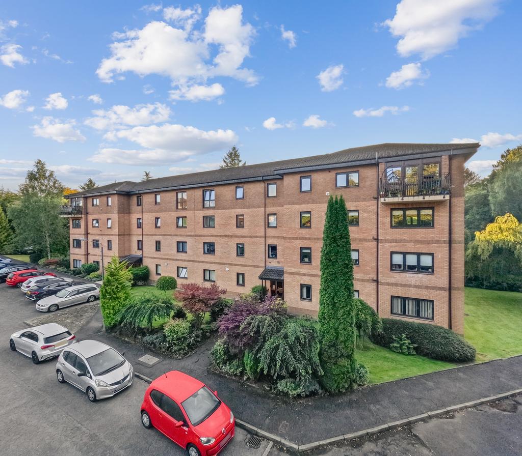 The Oaks, 10 Millholm Road... 3 bed flat - £189,000
