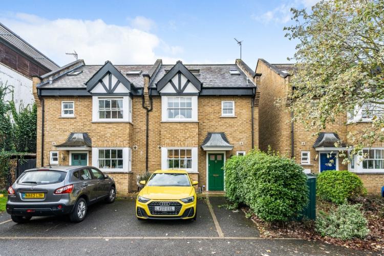 Woodland Mews London SW16 3 bed house - £2,750 pcm (£635 pw)