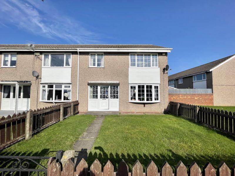 QUEENSWAY, GRIMSBY 3 bed end of terrace house - £99,950
