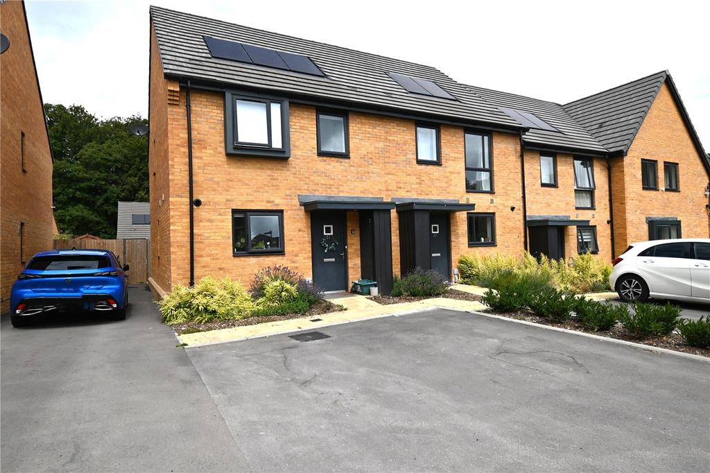 Condor Way, Basingstoke, Hampshire, RG24 2 bed end of terrace house - £ ...