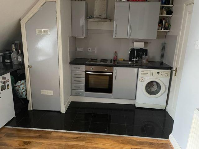 E Brook Street, Luton 1 bed flat - £800 pcm (£185 pw)
