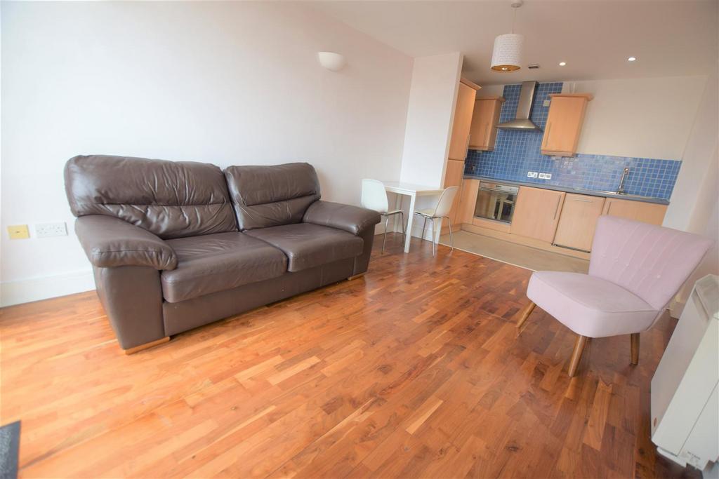 The Symphony, Stowell Street 1 bed apartment - £825 pcm (£190 pw)