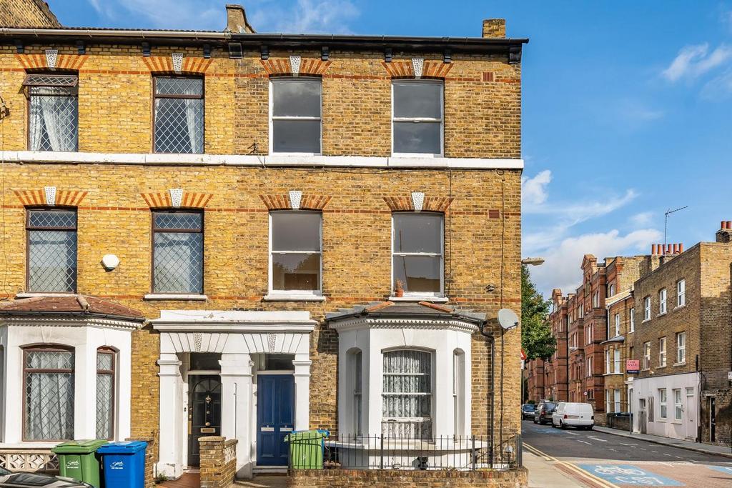 Brook Drive, London 2 bed flat - £610,000
