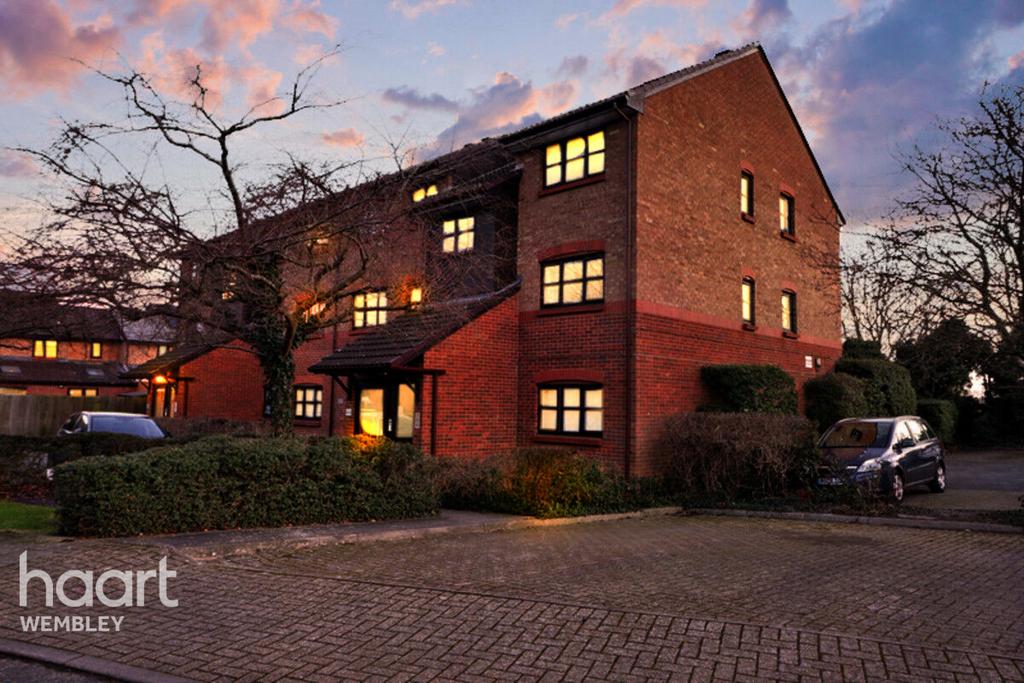 North Wembley 1 bed apartment - £225,000