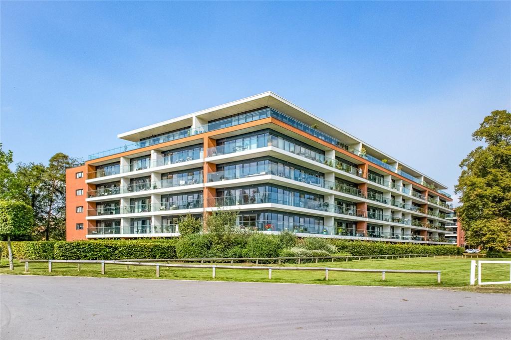 Carruthers Court, Newbury RG14 2 bed apartment to rent - £1,475 pcm (£ ...