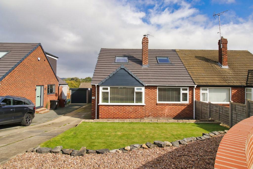 Springbank Grove, Farsley, Pudsey, West Yorkshire, LS28 4 bed semi ...