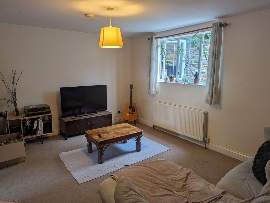 a Codrington Road, Bristol 2 bed terraced house to rent - £1,600 pcm (£ ...