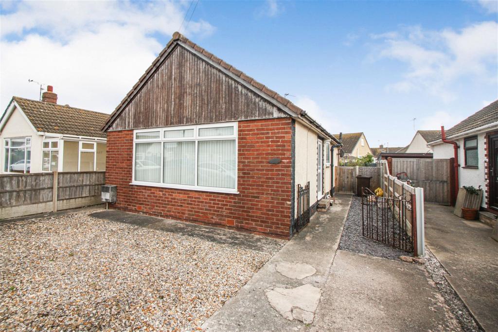 Lon Y Gors, Pensarn, LL22 7RU 2 bed detached bungalow - £165,000