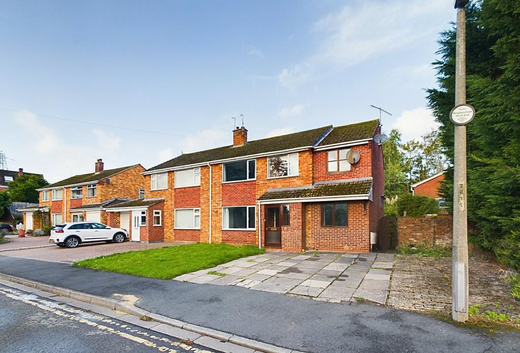 Ferry Close, Worcester, Worcestershire, WR2 5 bed semi-detached house ...
