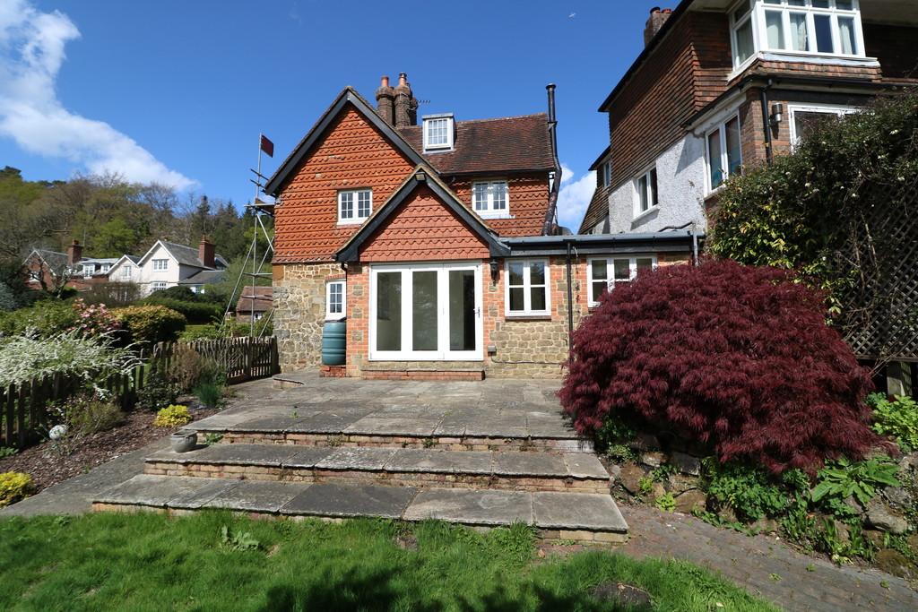 Abinger Road, Coldharbour 3 bed link detached house to rent - £2,900 ...