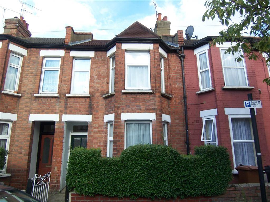 St Kildas Road, Harrow 1 bed flat - £1,400 pcm (£323 pw)