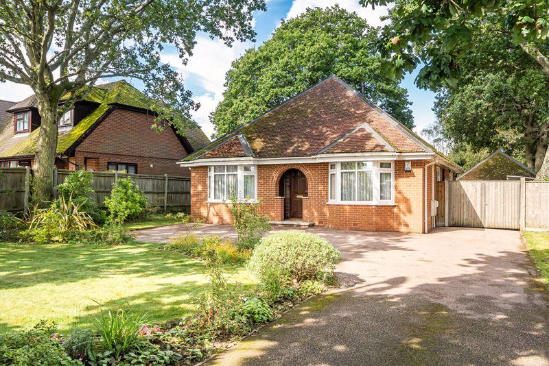 Upper Northam Road Hedge End So30 4ea 4 Bed Detached Bungalow For