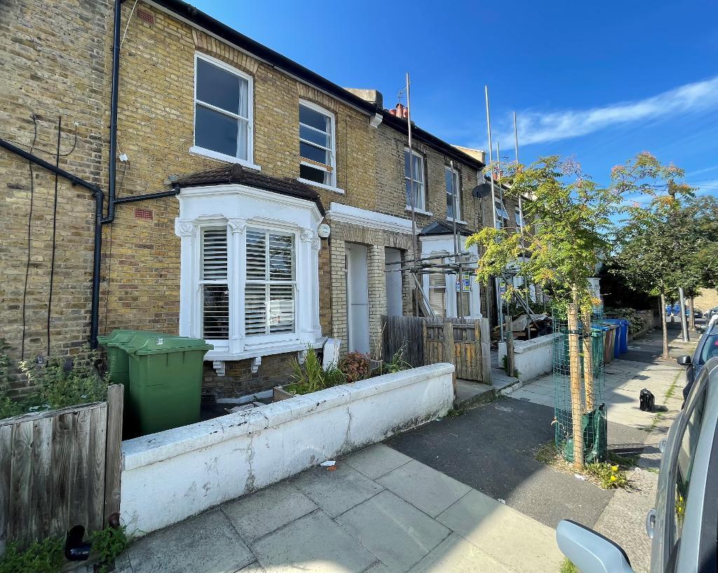 Balchier Road, London, SE22 0QN 1 bed flat - £1,703 pcm (£393 pw)