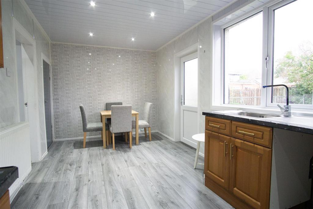2-Bed House To Let on Crowle Street... 2 bed terraced house - £700 pcm ...