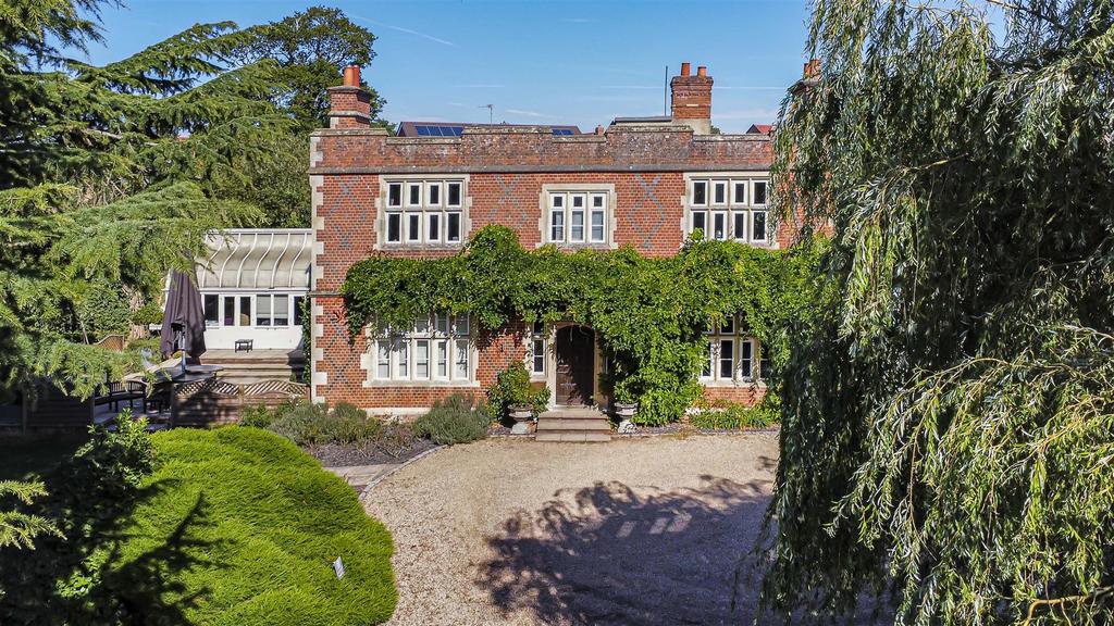 Church Lane, Shinfield, Reading 4 bed detached house - £1,200,000