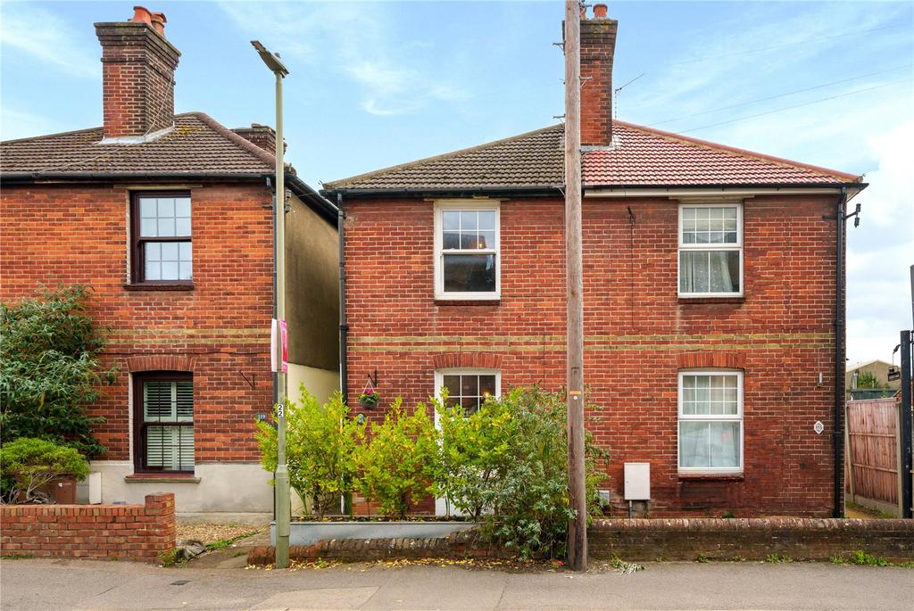 Walnut Tree Close, Guildford, GU1 2 bed semi-detached house - £450,000