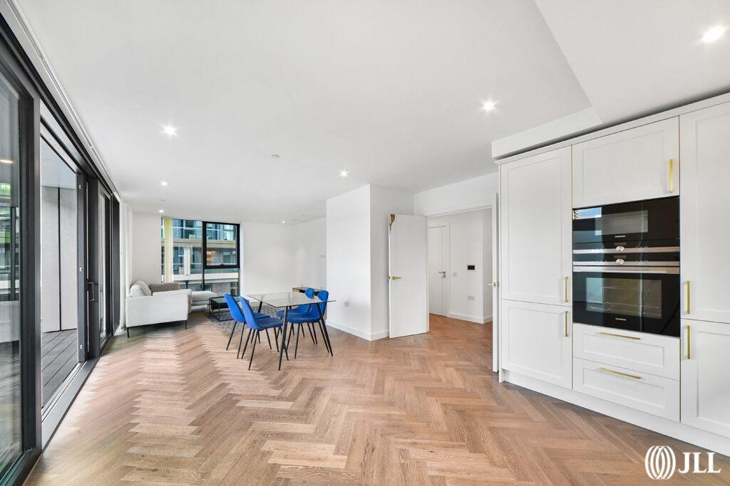 Gauging Square London E1W 2 bed flat - £4,312 pcm (£995 pw)