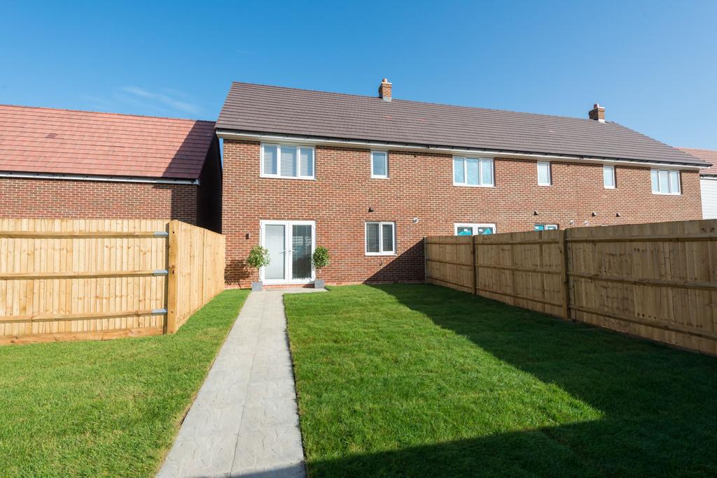 Hoo Farm Way, Monkton Road, CT12 3 bed terraced house - £345,000