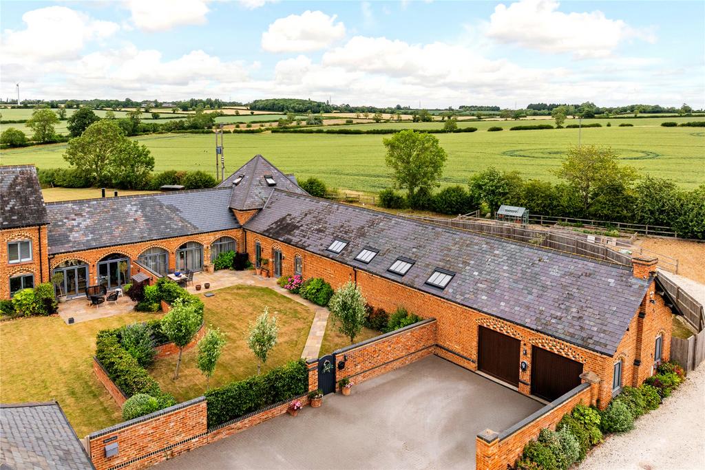 Kettering Road, Walgrave... 4 bed barn conversion - £1,000,000