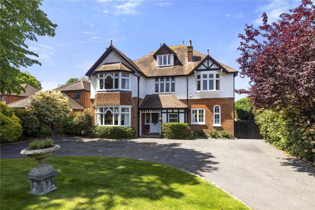 Castle Road, Weybridge, KT13 6 bed detached house for sale - £2,750,000