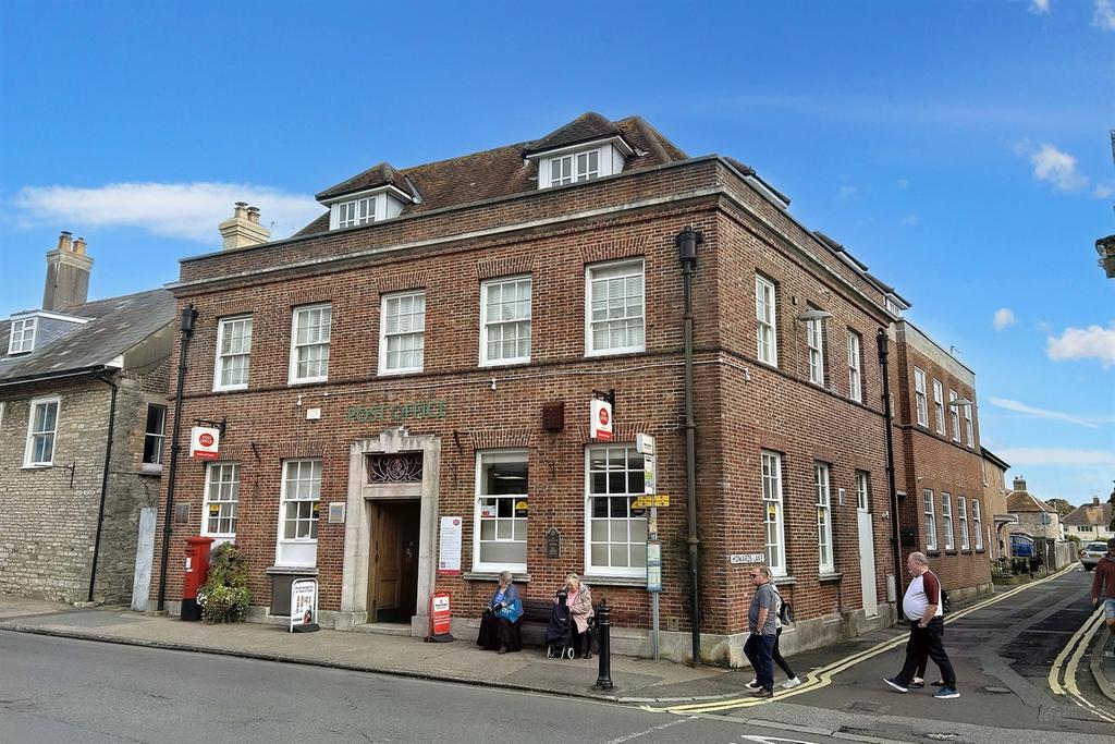 Wareham 1 bed flat - £190,000