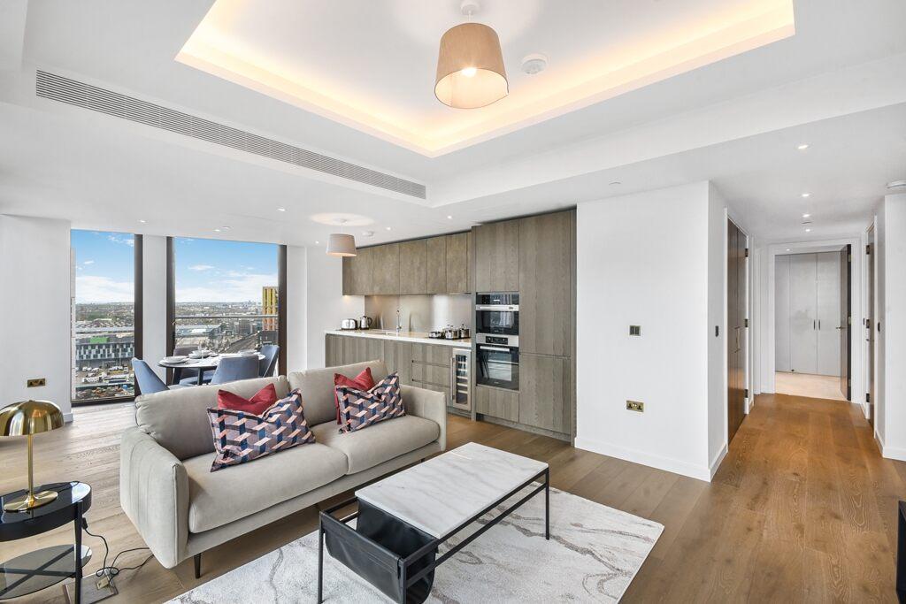 London SW8 2 bed apartment - £5,417 pcm (£1,250 pw)