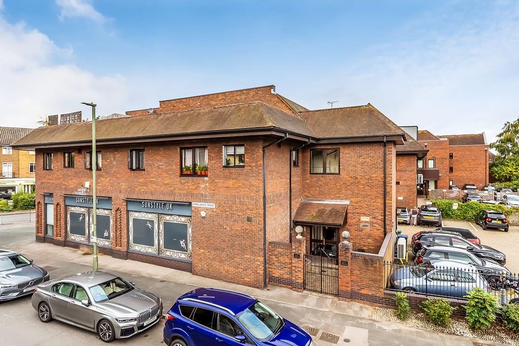 FREELANDS ROAD, COBHAM, KT11 1 bed apartment - £265,000