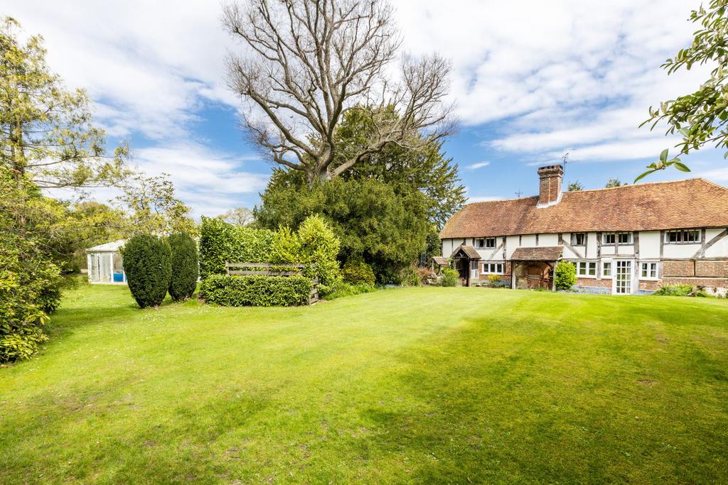 Rusper Road, Crawley, RH11 6 bed detached house for sale - £1,125,000