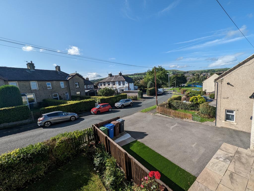 Rainhall Crescent, Barnoldswick BB18 2 bed semi-detached house - £159,950