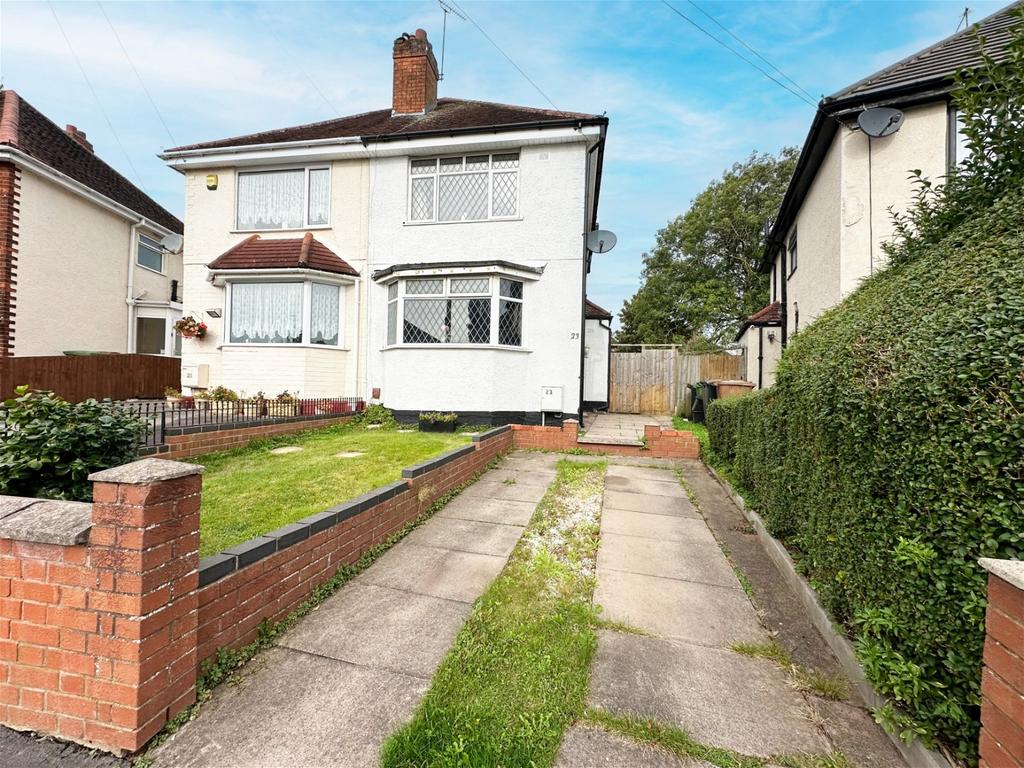 Rock Grove, Solihull, B92 7LH 2 bed semi-detached house - £240,000