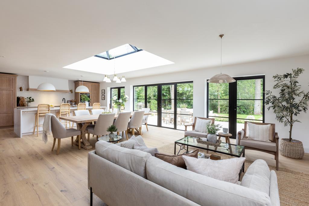 Long Hill, The Sands, Farnham, Surrey, GU10 6 bed detached house for ...