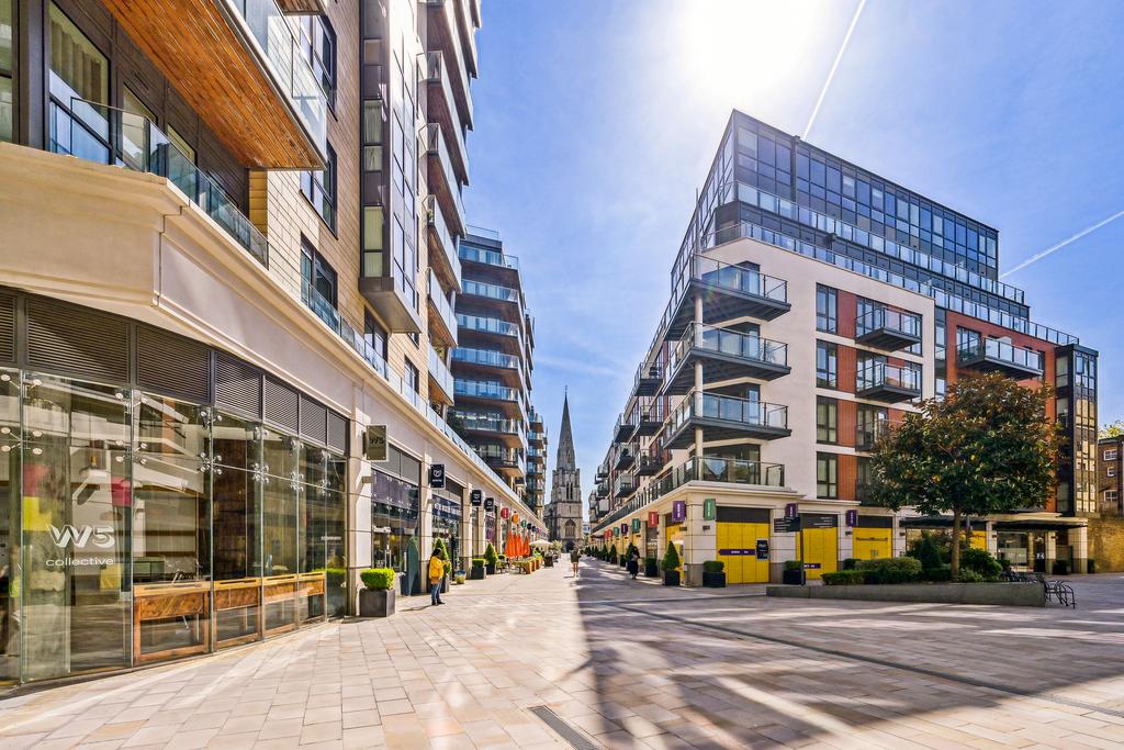 Dashwood House, Dickens Yard, London, W5 3 bed flat for sale - £1,350,000
