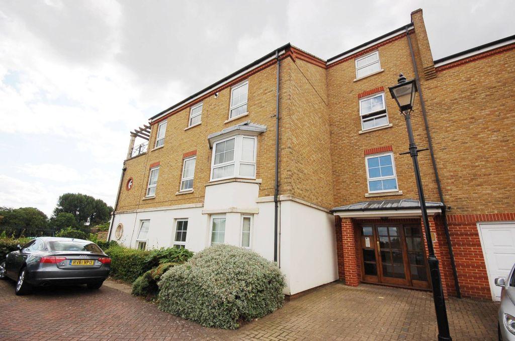 Regency Quay, Chiswick 1 bed apartment - £1,750 pcm (£404 pw)