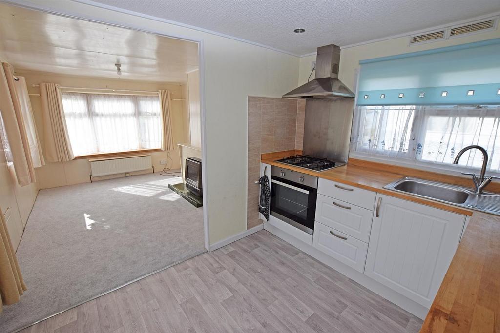 Otterham Quay Lane, Rainham 1 bed park home for sale - £89,950
