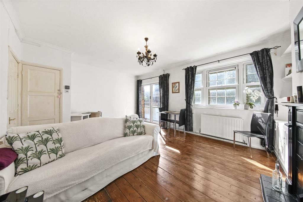 Worsopp Drive, Clapham 3 bed apartment - £450,000