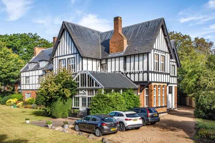 Farrants Court Bickley Park Road BR1 Studio - £1,275 pcm (£294 pw)