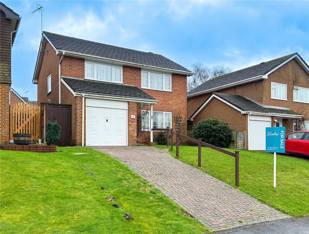 Hill Close, Bransgore, Christchurch... 4 bed detached house for sale ...