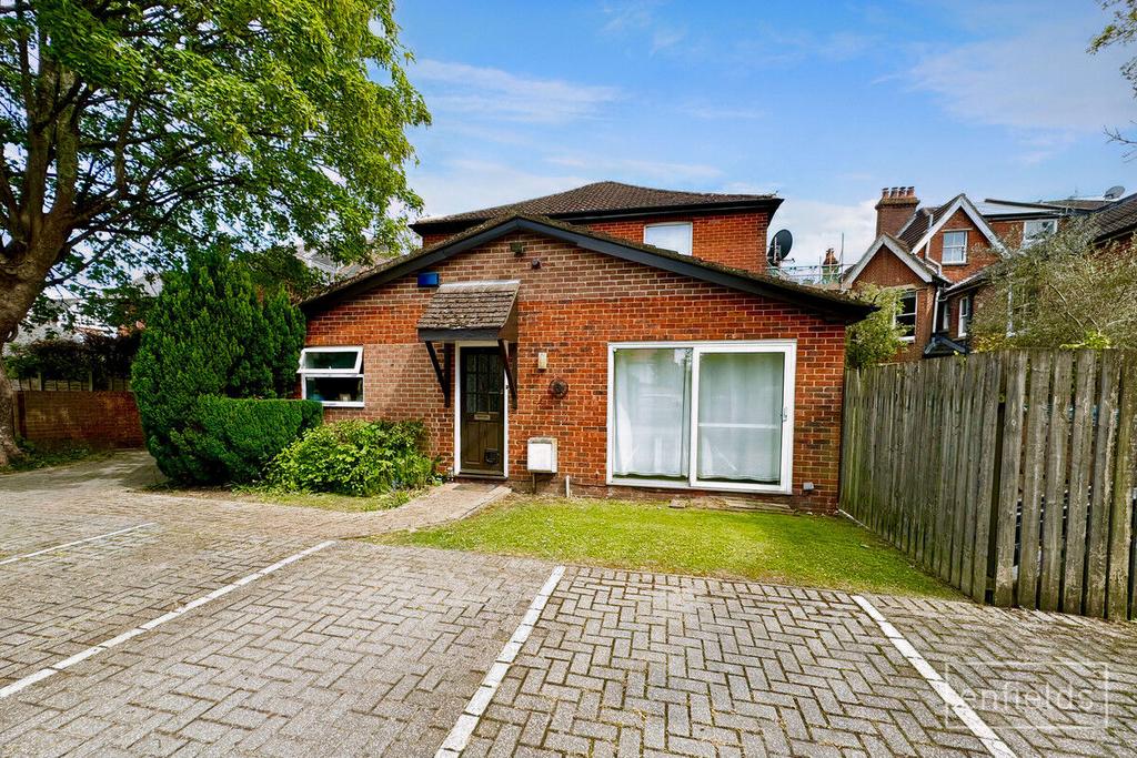 Southampton SO15 1 bed maisonette - £130,000