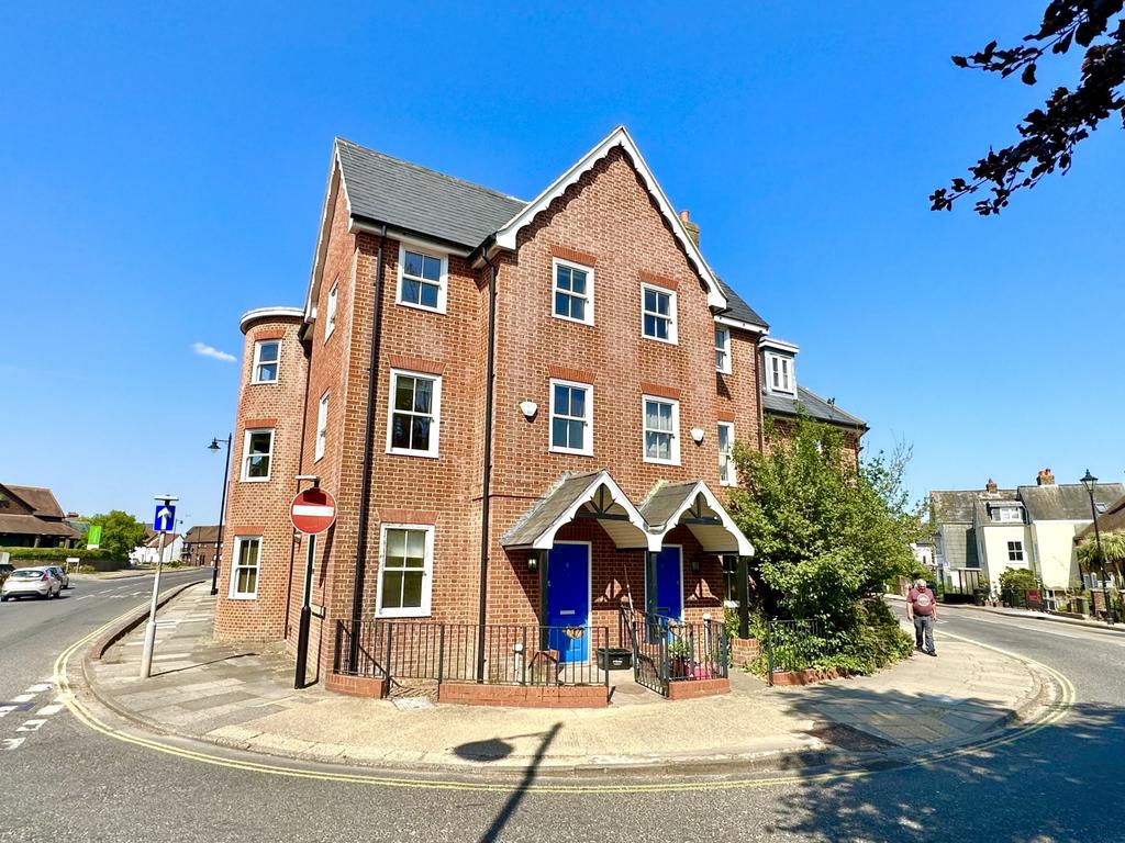 Reedley Mews Priestlands Place... 4 bed terraced house - £1,450 pcm (£ ...