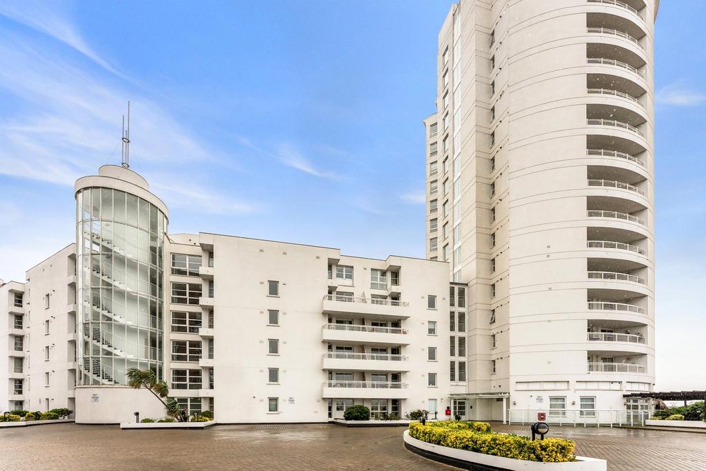 Barrier Point Road, E16 2 bed apartment - £2,600 pcm (£600 pw)
