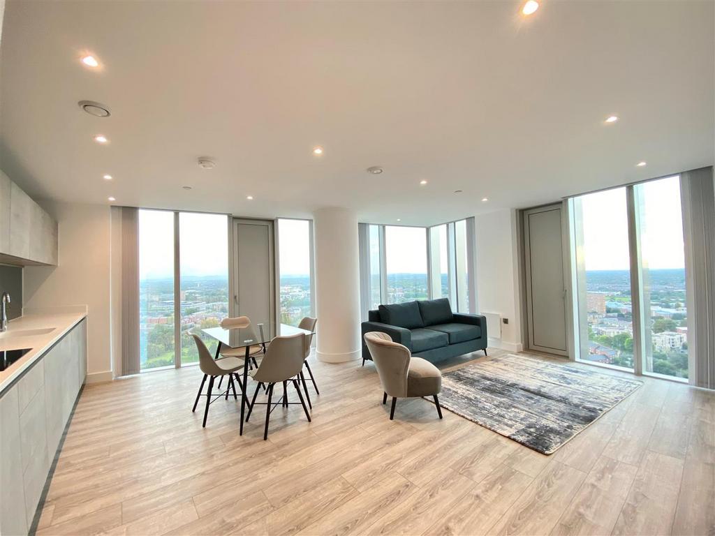 The Blade, Manchester 2 bed apartment - £2,300 pcm (£531 pw)