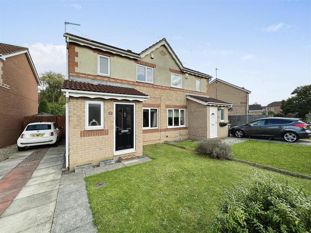 Bridgegate Drive, Hull HU9 3 bed semi-detached house for sale - £195,000