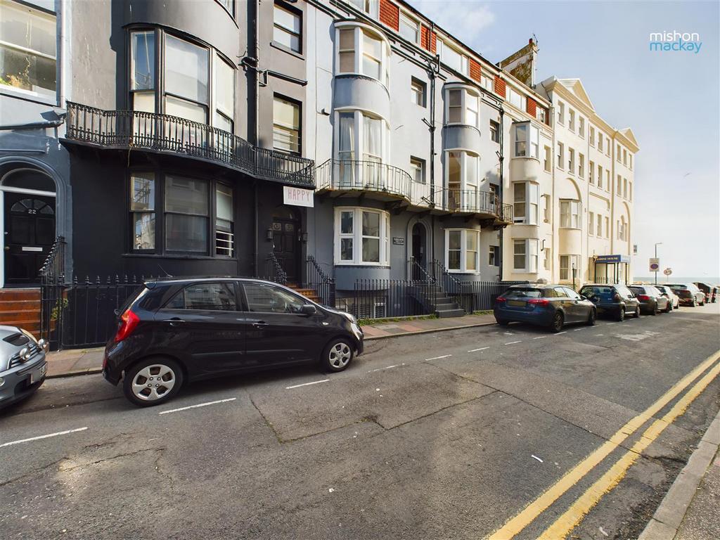 Broad Street, Brighton, BN2 1TJ 2 bed flat - £1,500 pcm (£346 pw)