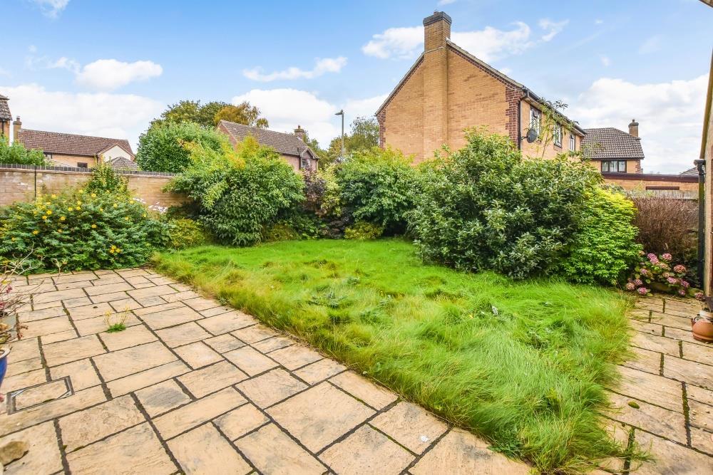 Old School Close, Caversfield 4 bed detached house - £475,000