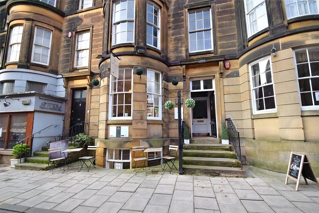 York Place, Scarborough, North... Restaurant - £65,000