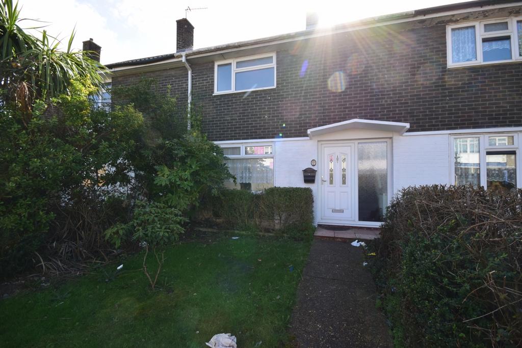 Whitmore Way, Basildon, SS14 2 bed terraced house - £1,350 pcm (£312 pw)